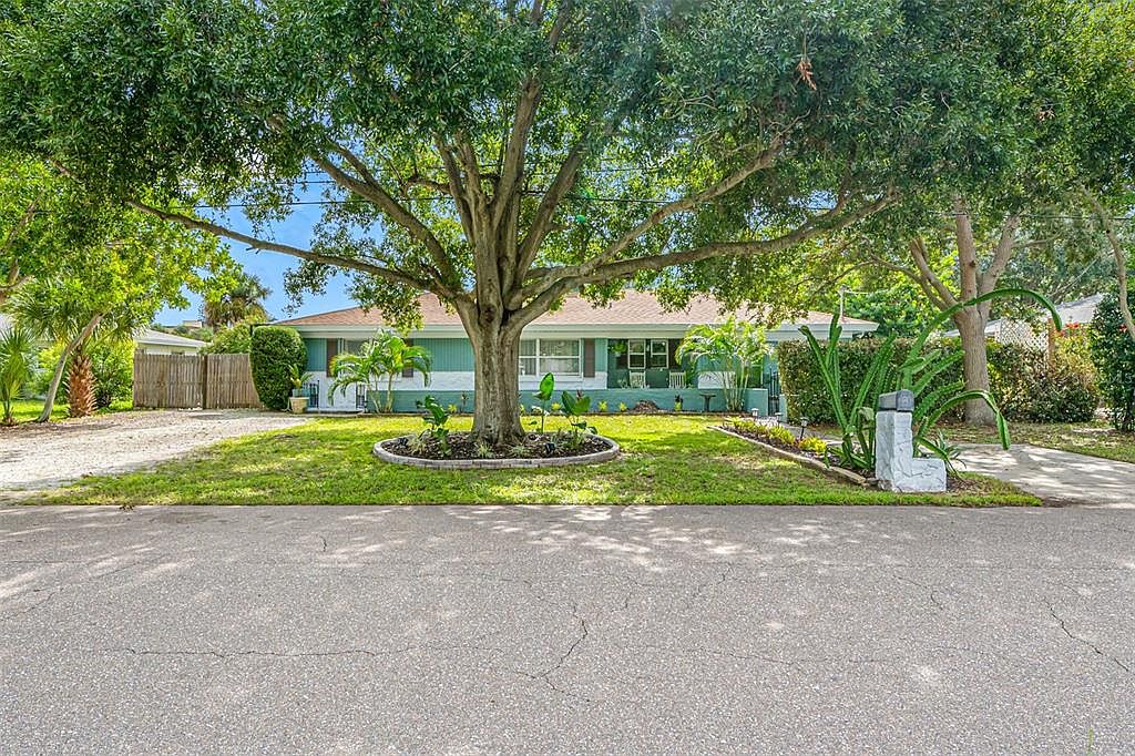 12021 144th St, Largo, FL 33774 | MLS #U8235147 | Zillow