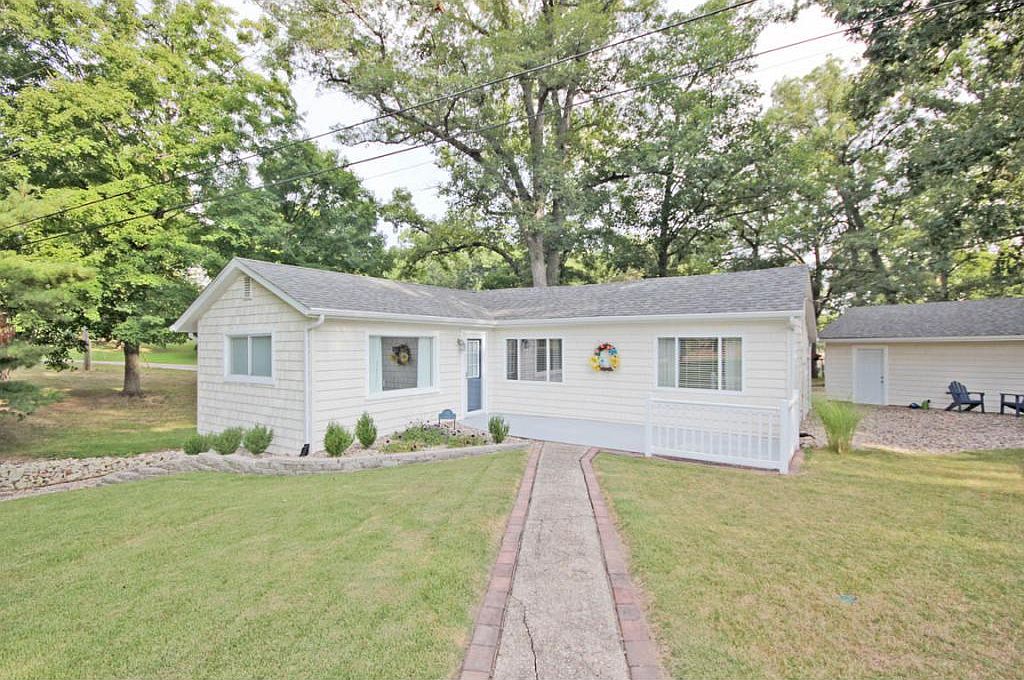 47 S Side Country Club Rd, Decatur, IL 62521 | Zillow