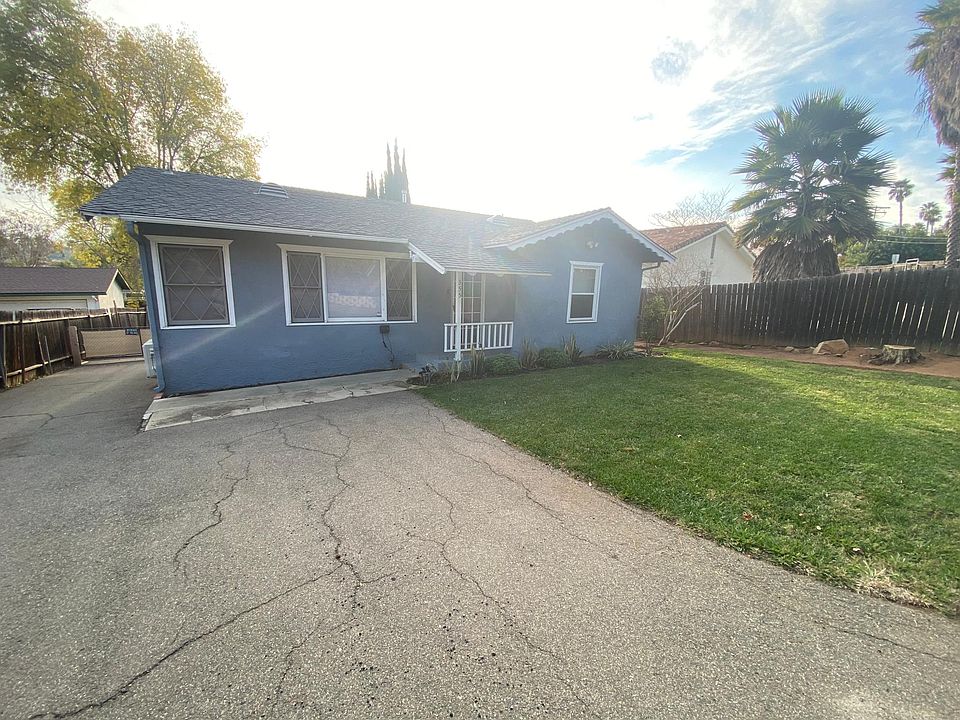 355 Beaumont Dr, Vista, CA 92084 | Zillow