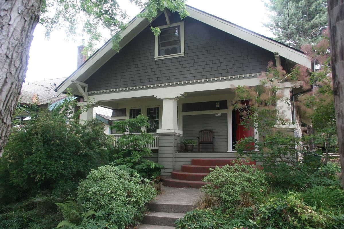 4521 SE Clay St, Portland, OR 97215 | Zillow