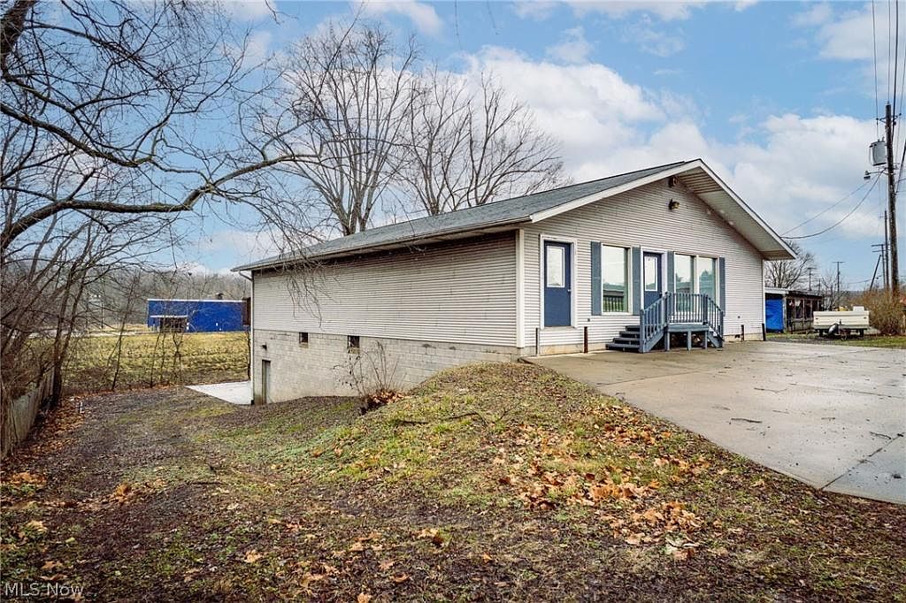 3249 Coral Rd NW, Malvern, OH 44644 | Zillow