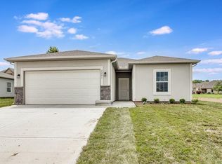 2203 Crestview Ct, Raymore, MO 64083 | Zillow