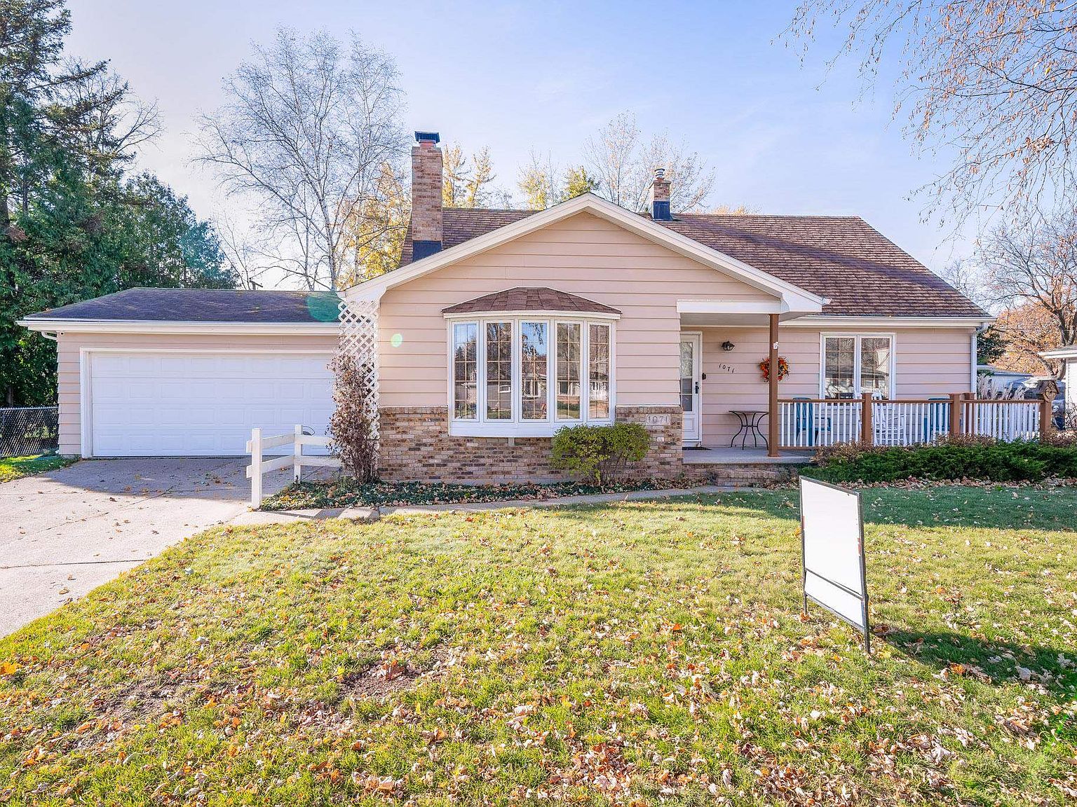1071 Meadow Ln, Neenah, WI 54956 | Zillow