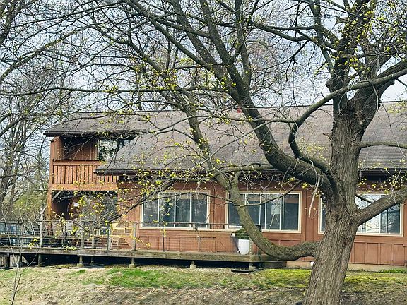 327 Spring St, Fontana, WI 53125 | Zillow