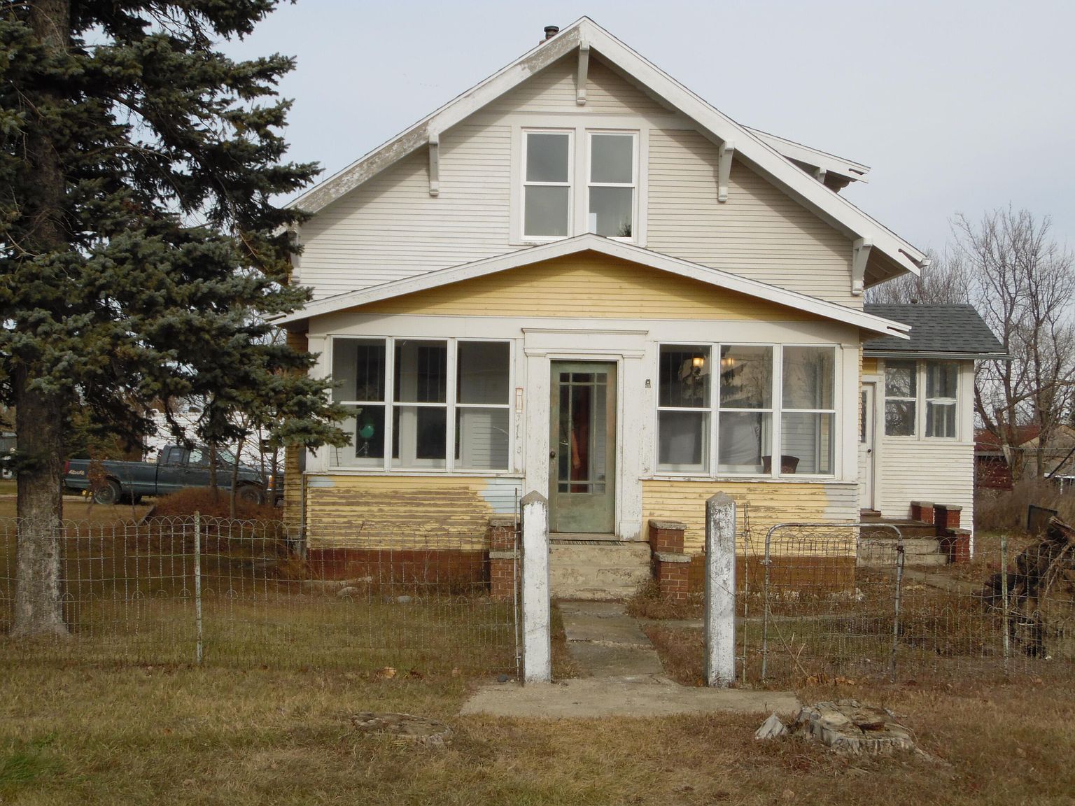 401 2nd Ave E, Wildrose, ND 58795 | Zillow