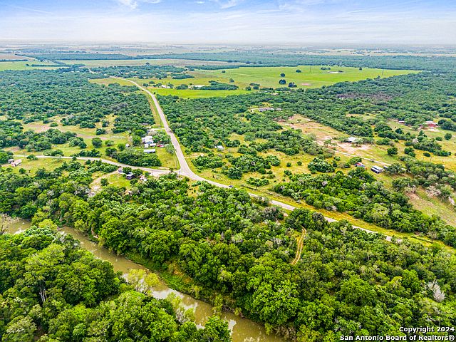 881 county road 392, Runge, TX 78151 | MLS #1775872 | Zillow