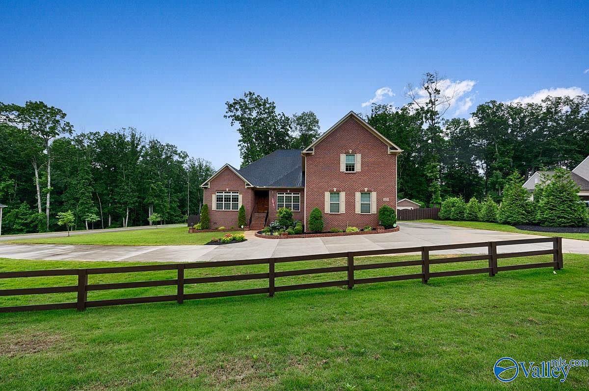 13329 S Village Square Rd, Huntsville, AL 35803 | MLS #21861700 | Zillow