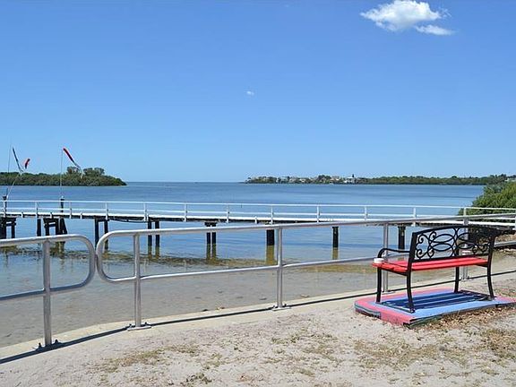 320 Bay St, Palm Harbor, FL 34683 | Zillow