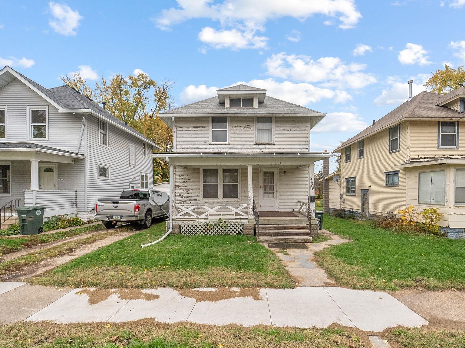 206 Summit Ave, Waterloo, IA 50701 | Zillow