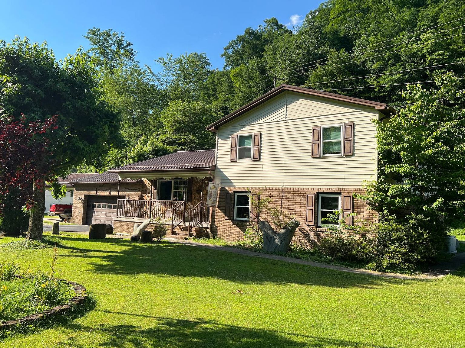 125 Homer Thompson Dr, Dingess, WV 25671 | MLS #11289447 | Zillow