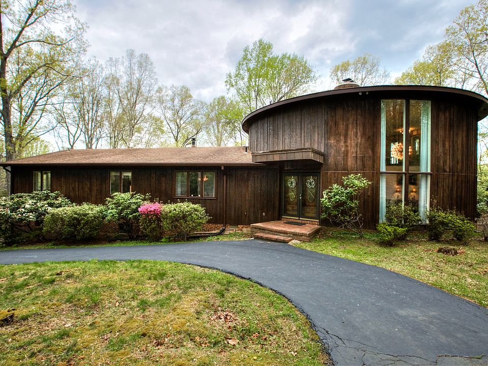 2710 Colt Run Rd, Oakton, VA 22124 | Zillow