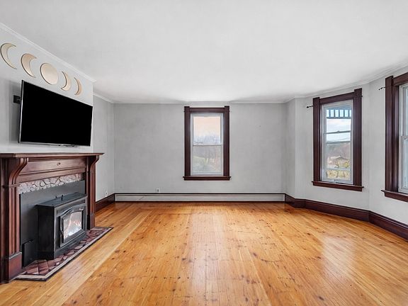 41 Elm St #1, Auburn, MA 01501 | Zillow