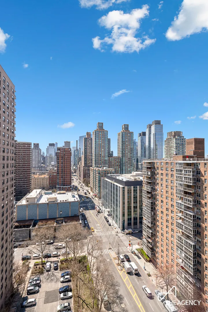 150 West End Avenue Wallpaper For Iphone