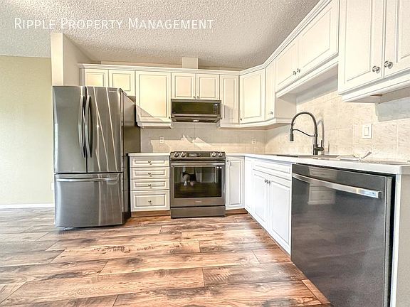 6148 Bowness Rd NW #203, Calgary, AB T3B 0E1 | Zillow