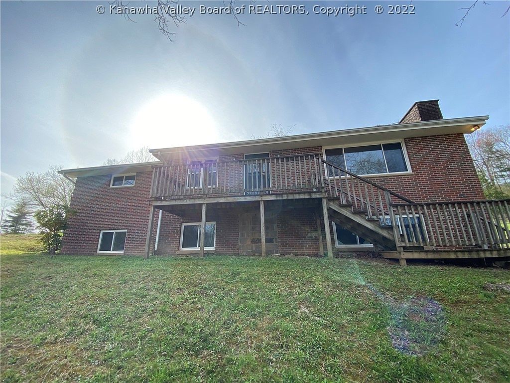 818 Kelly Hill Rd, Clendenin, WV 25045 | Zillow