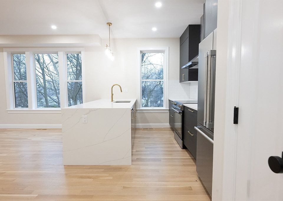 339 Quarry St Quincy MA | Zillow