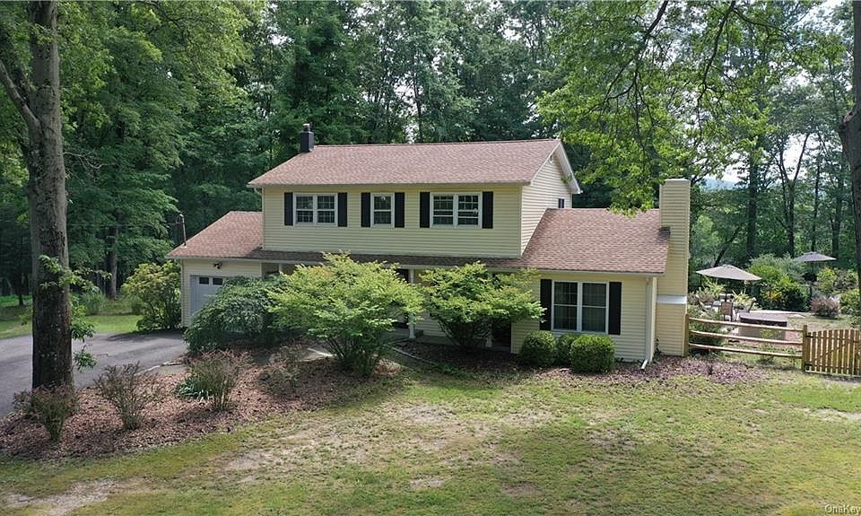 16 Mockingbird Lane, Washingtonville, NY 10992 | Zillow