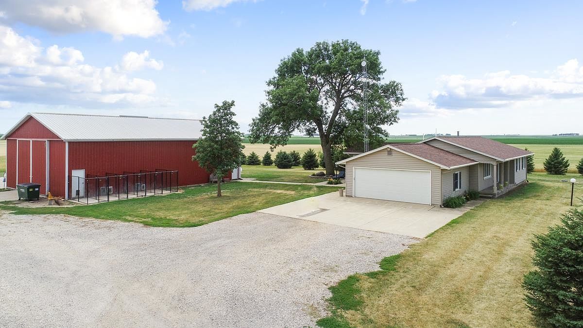4292 490th St, Curlew, IA 50527 | Zillow