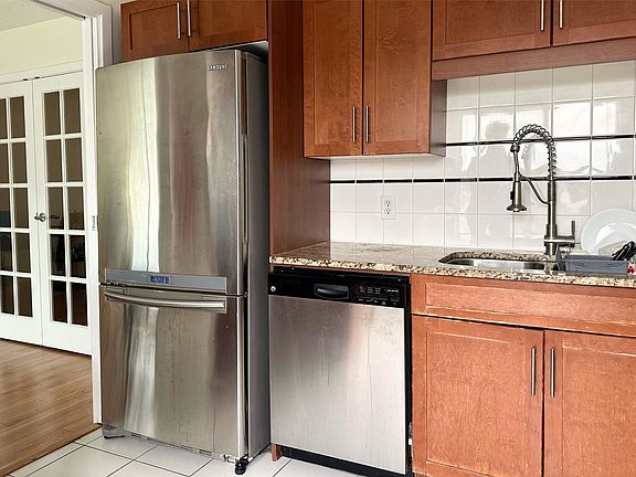 1500 Howe St #1006, Vancouver, BC V6Z 2N1 | Zillow