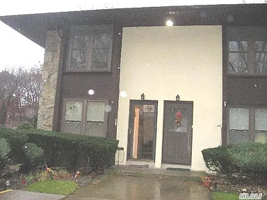 1 Elm Ct Selden NY | Zillow