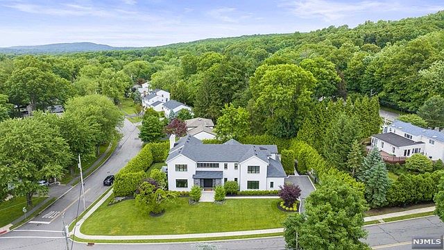 202 Alpine Dr, Closter, NJ 07624 | MLS #24018636 | Zillow