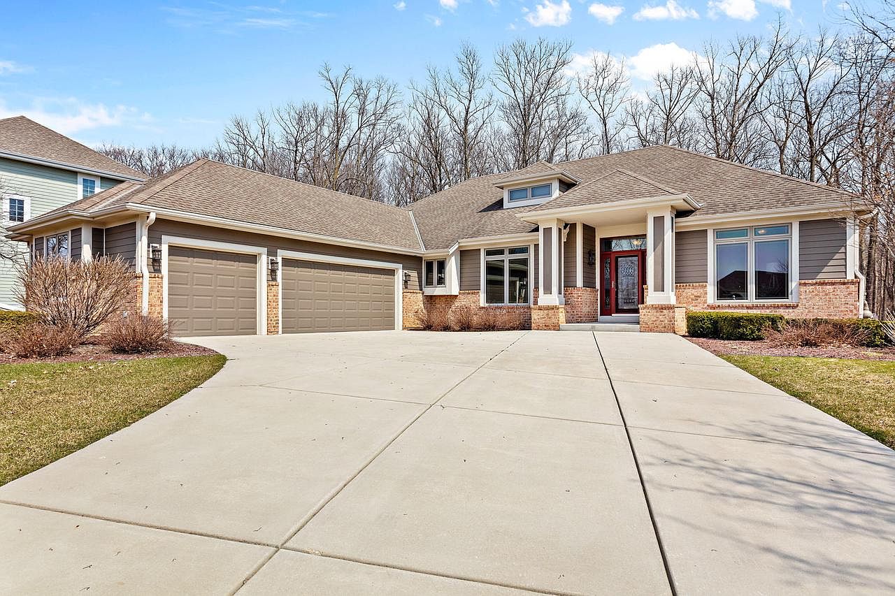 3252 Creekwood CIRCLE, Jackson, WI 53037 | Zillow
