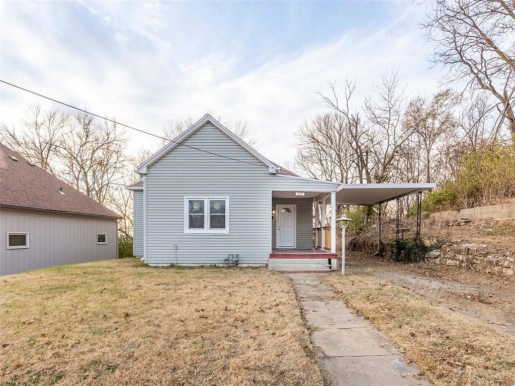 6030 Lookout St, Saint Joseph, MO 64504 | Zillow