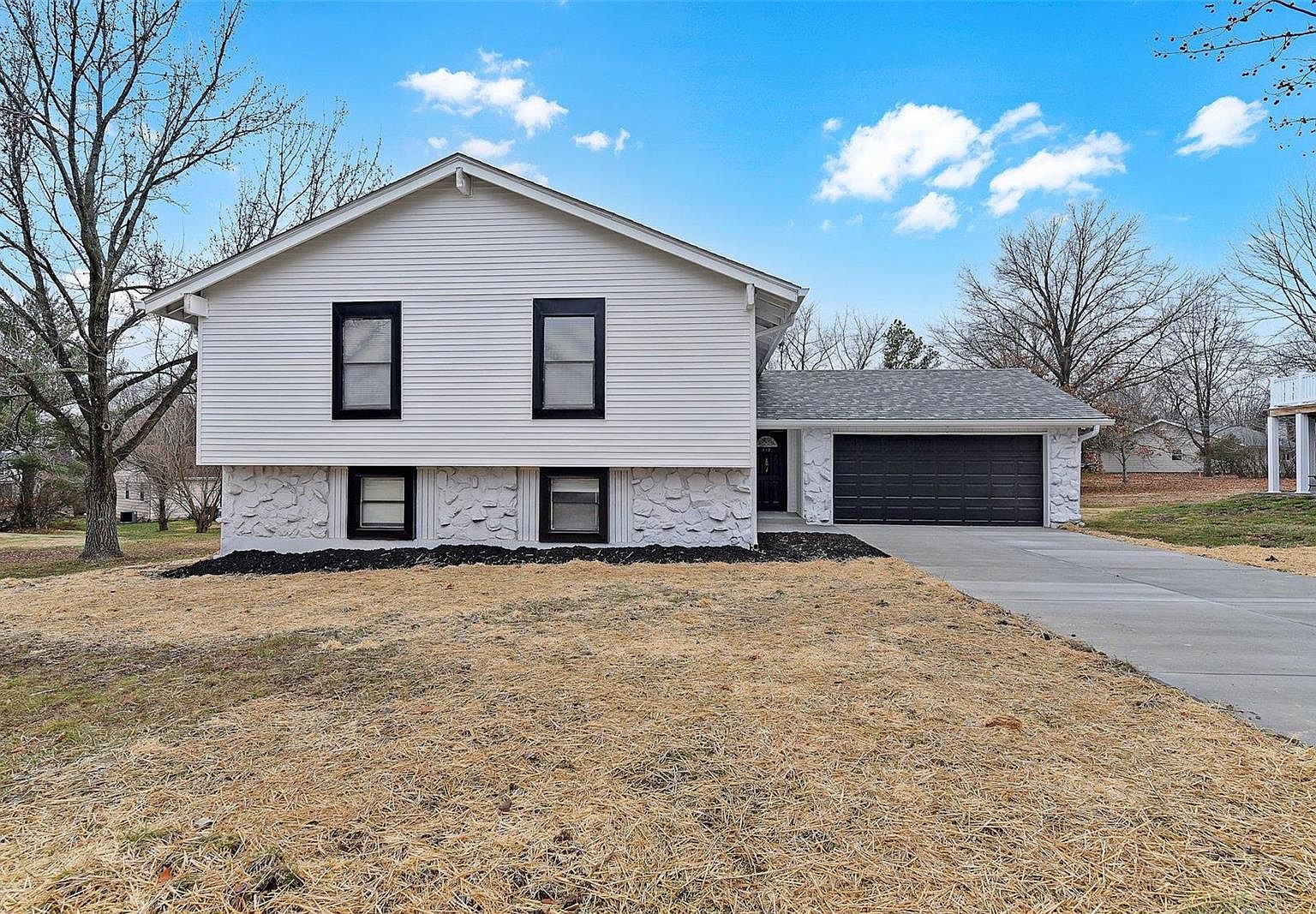 197 Rue Grand Dr, Lake Saint Louis, MO 63367 | Zillow