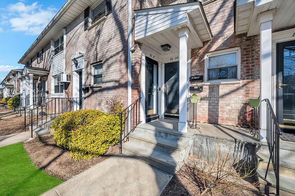 82-27 Langdale St #2, New Hyde Park, NY 11040 | Zillow