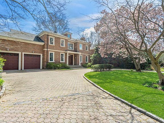 48 Wood Valley Lane, Pt Washington, NY 11050 | Zillow