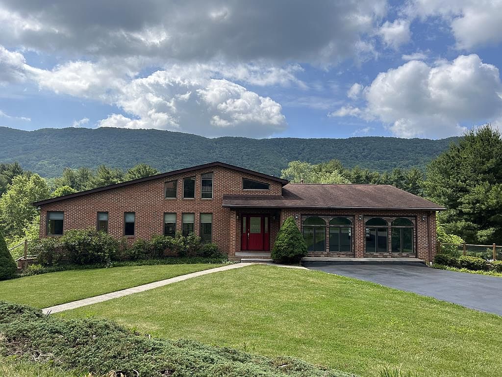 207 Windwood Dr, Bluefield, VA 24605 | MLS #52188 | Zillow
