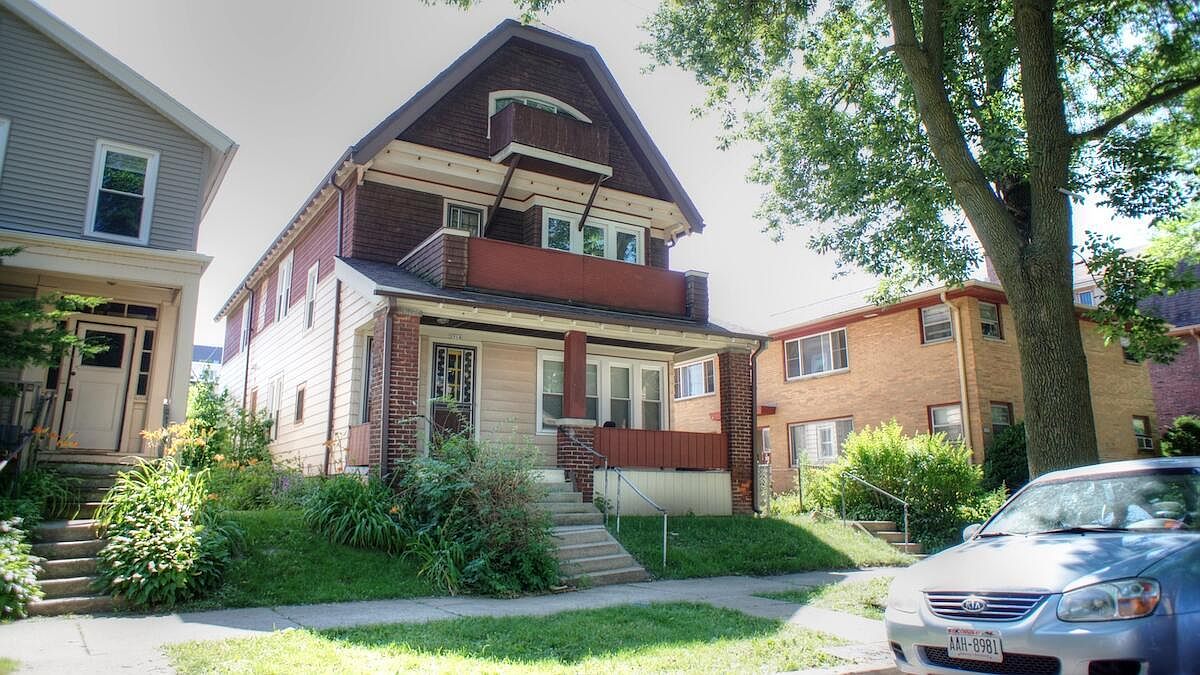 2914 North Bartlett AVENUE UNIT 2916, Milwaukee, WI 53211 | Zillow