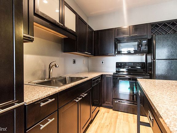 225 W Randolph St, Chicago, IL 60606 | Zillow