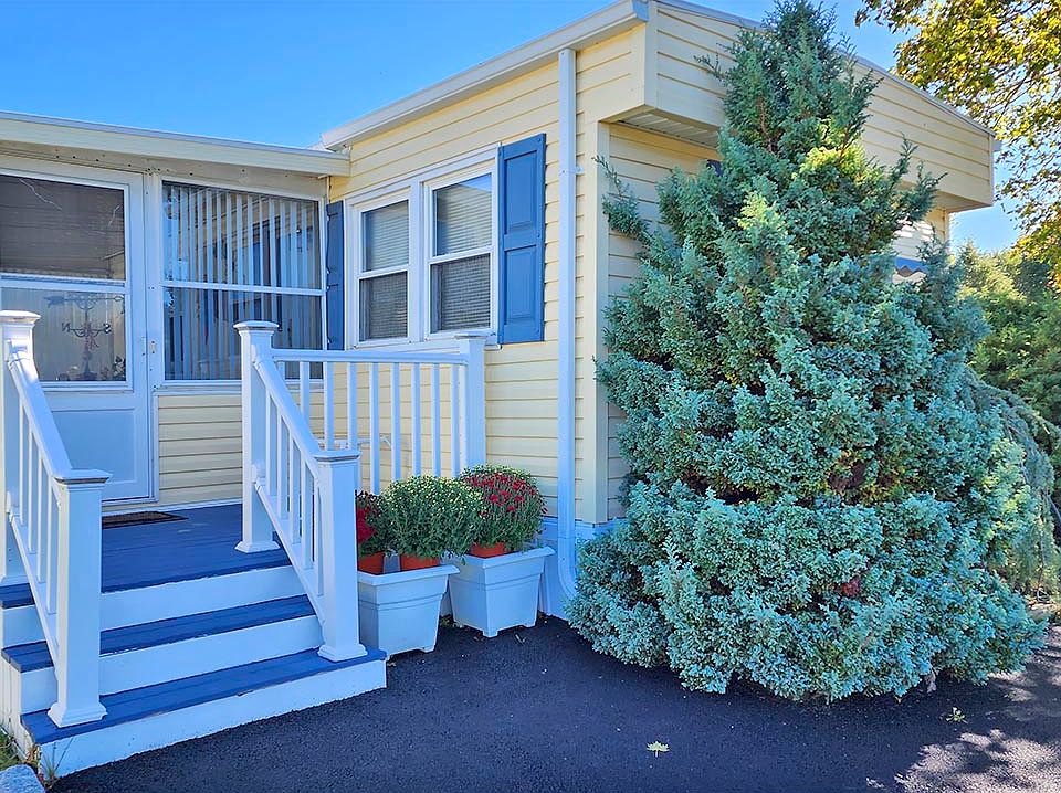 703 Fresh Pond Ave UNIT 50, Calverton, NY 11933 | Zillow