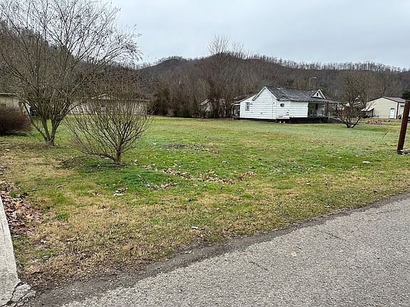 83 Old School, Dwale, KY 41621 | Zillow