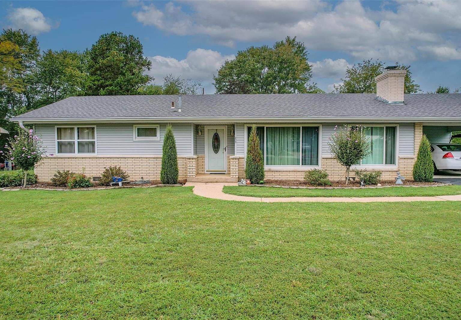 205 Smith Rd, Lebanon, MO 65536 | Zillow