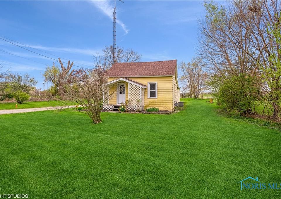 5735 Oak St, Stony Ridge, OH 43463 | MLS #6087491 | Zillow