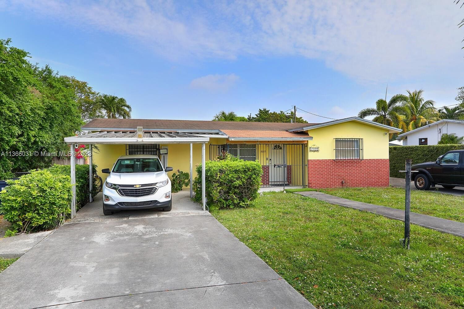 8977 SW 28th St, Miami, FL 33165 | Zillow