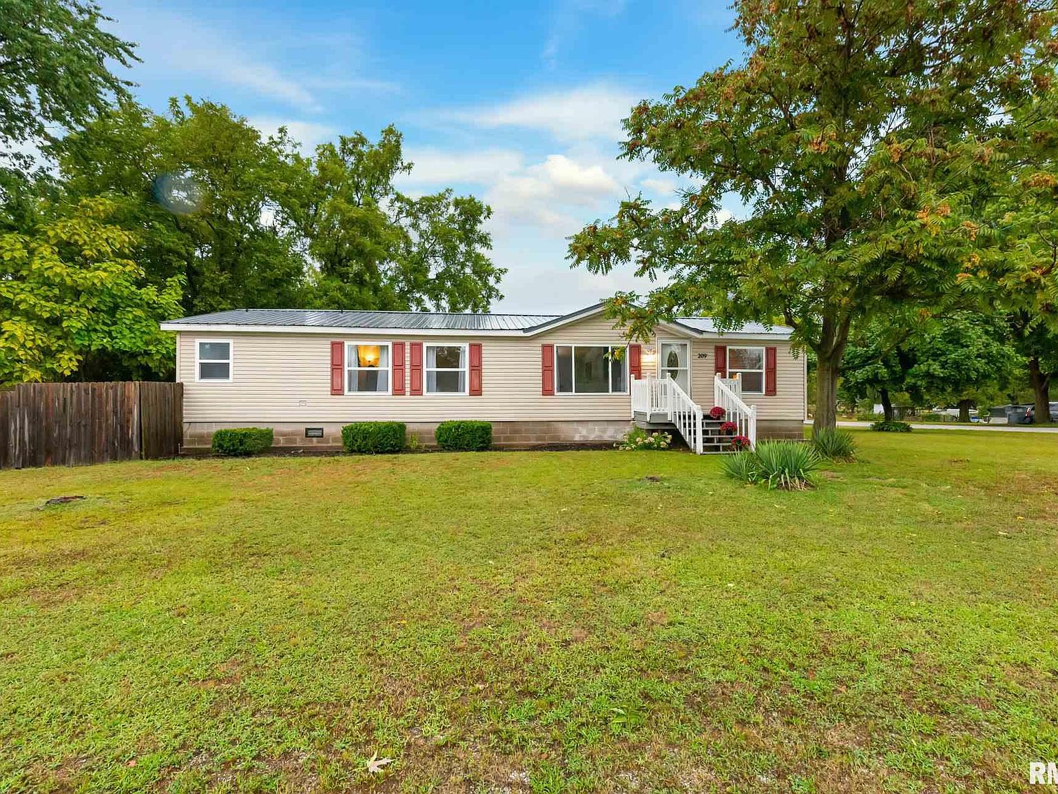 209 Franklin St, New Boston, IL 61272 | Zillow