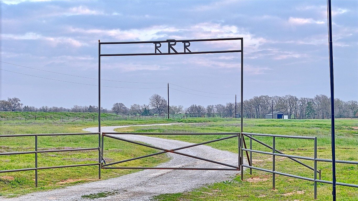 1041 Roth Rd, Bowie, TX 76230 | Zillow