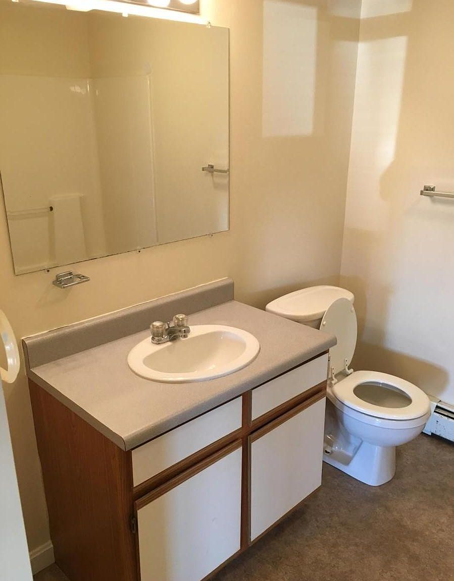 16 Mill St, Springvale, ME 04083 | Zillow