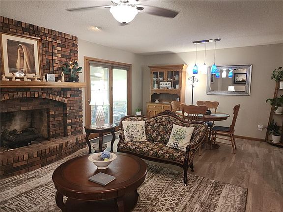 808 Ogden St, Gallatin, MO 64640 | MLS #2453815 | Zillow