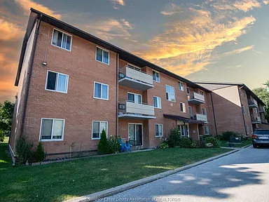 81 Baldoon Rd Chatham Kent ON | Zillow