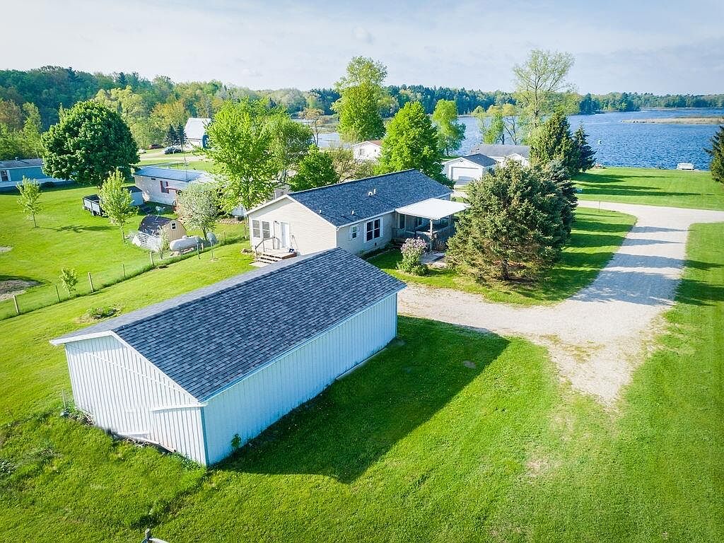 8340 Lakeview Blvd, Rodney, MI 49342 | Zillow