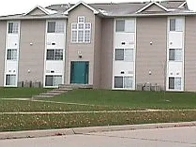 Secured Eastside Iowa City 2 bdrm condo with carport. - 2631 Lakeside ...