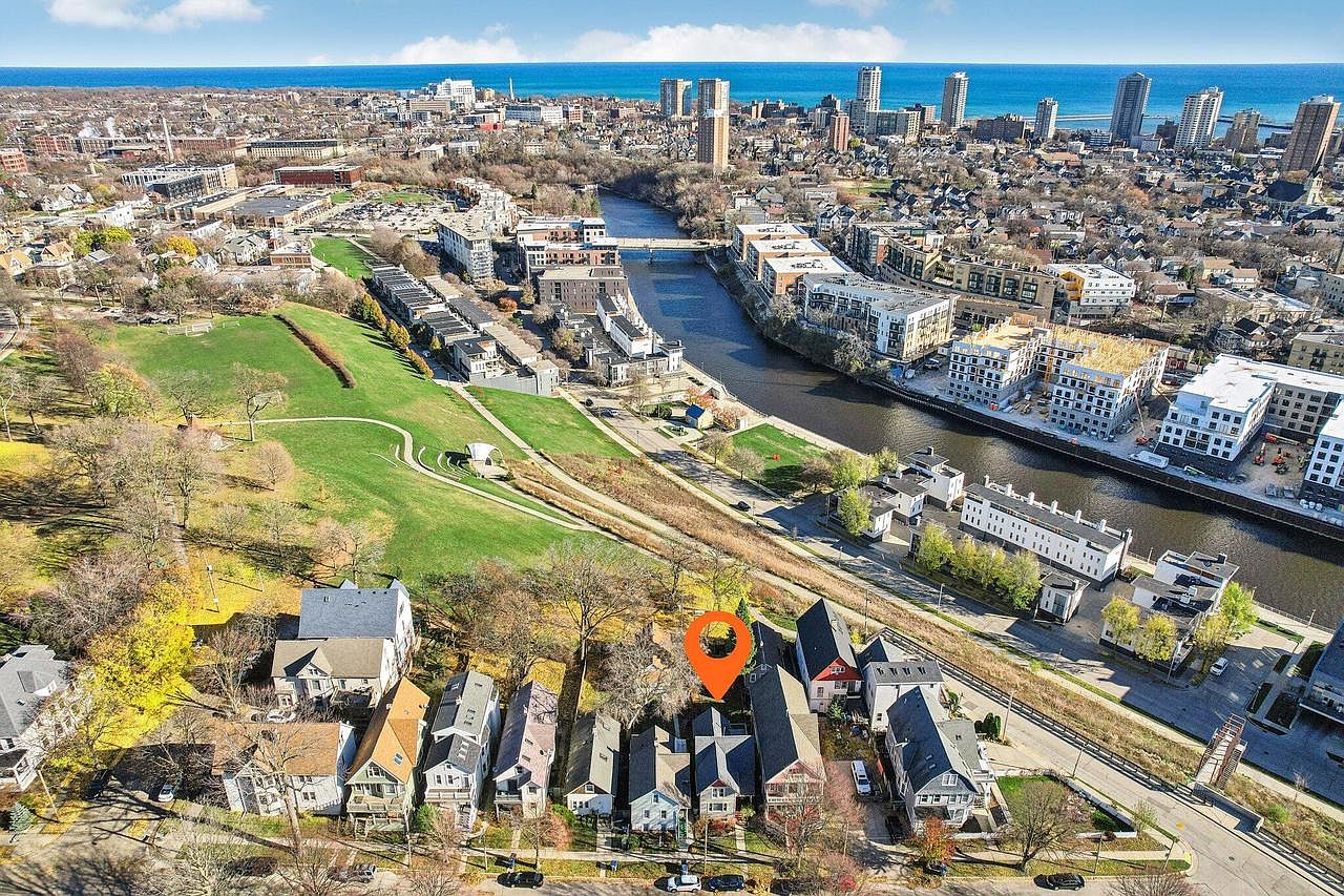 2032 North Booth STREET, Milwaukee, WI 53212 | Zillow