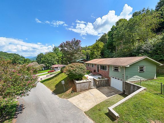 255 Holly Hill Rd, Bryson City, NC 28713 | MLS #26037638 | Zillow