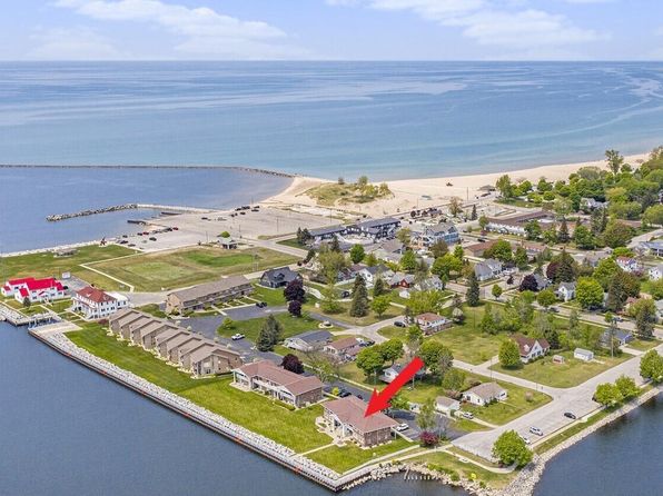 Ludington MI Condos & Apartments For Sale - 11 Listings | Zillow