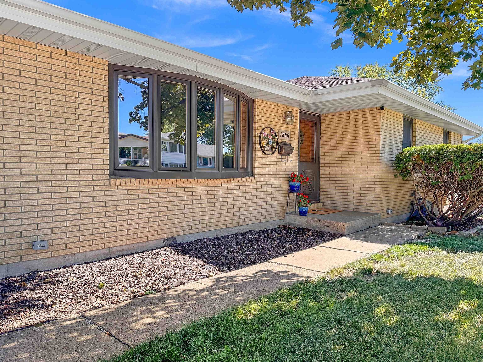 1886 Carter Rd, Dubuque, IA 52001 | Zillow