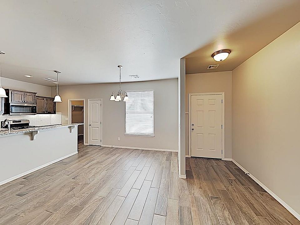 12117 Stockdale Pl Yukon, OK | Zillow